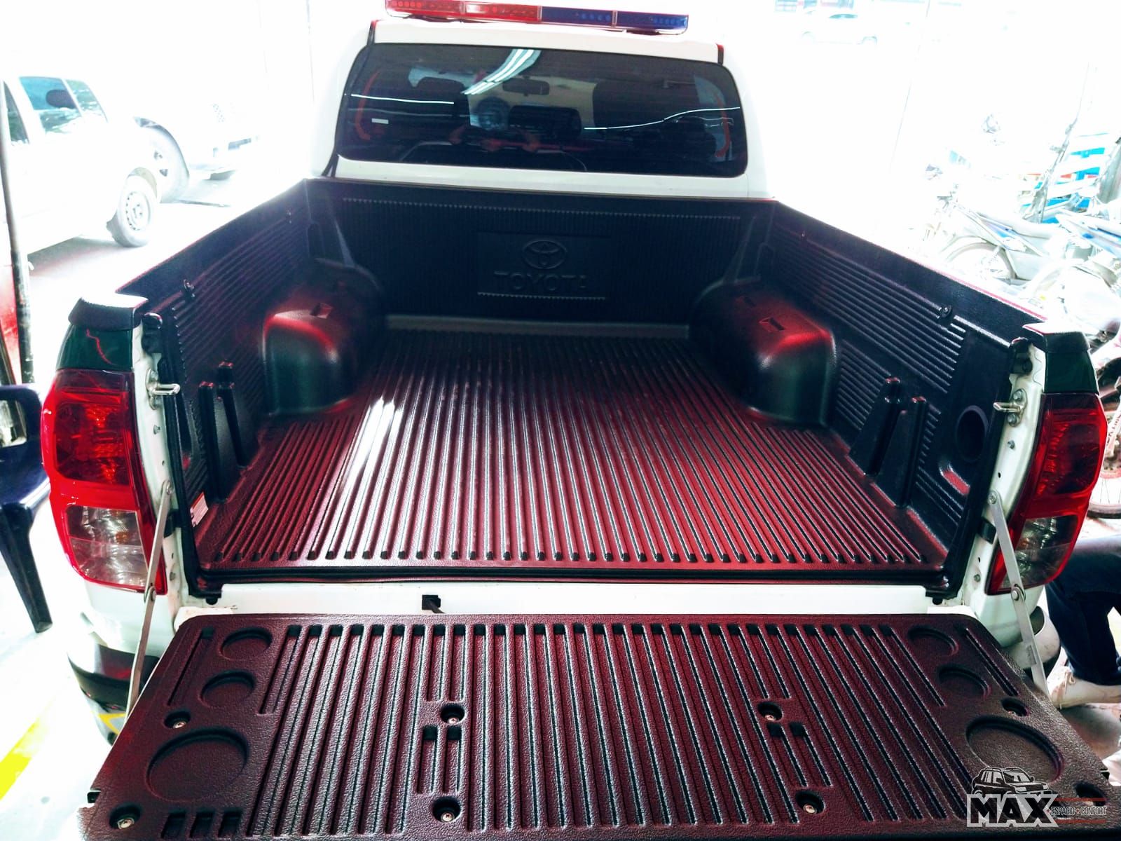 Duraliner original para Toyota Hilux Revo 2017-2022 - Accesorios MAX